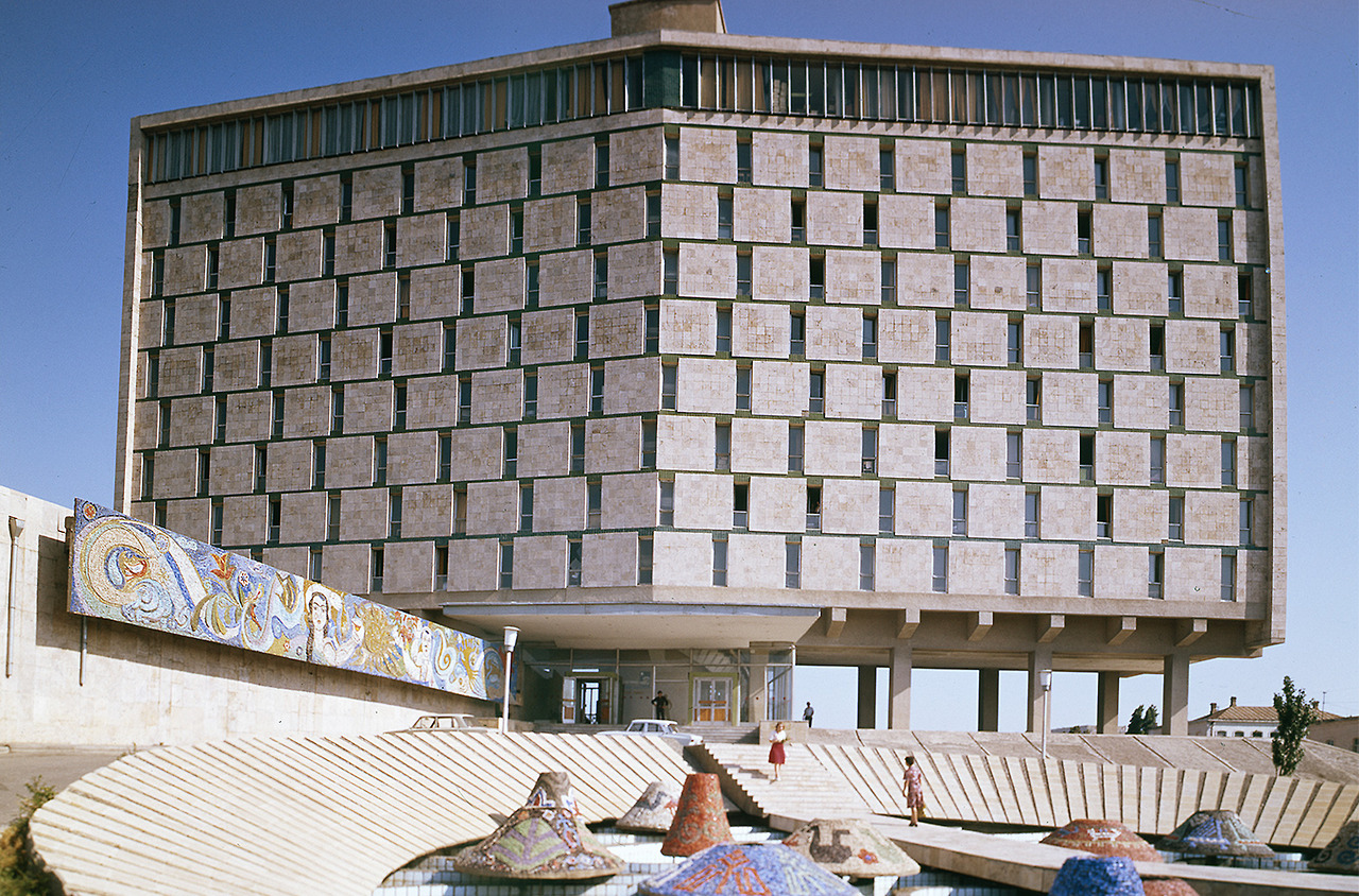A Guide to Baku’s Iconic Architectural Landmarks – Azerbaijan Traveller